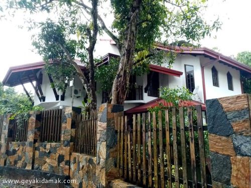 5 Bed Room House for Sale at Homagama - Colombo Sri Lanka